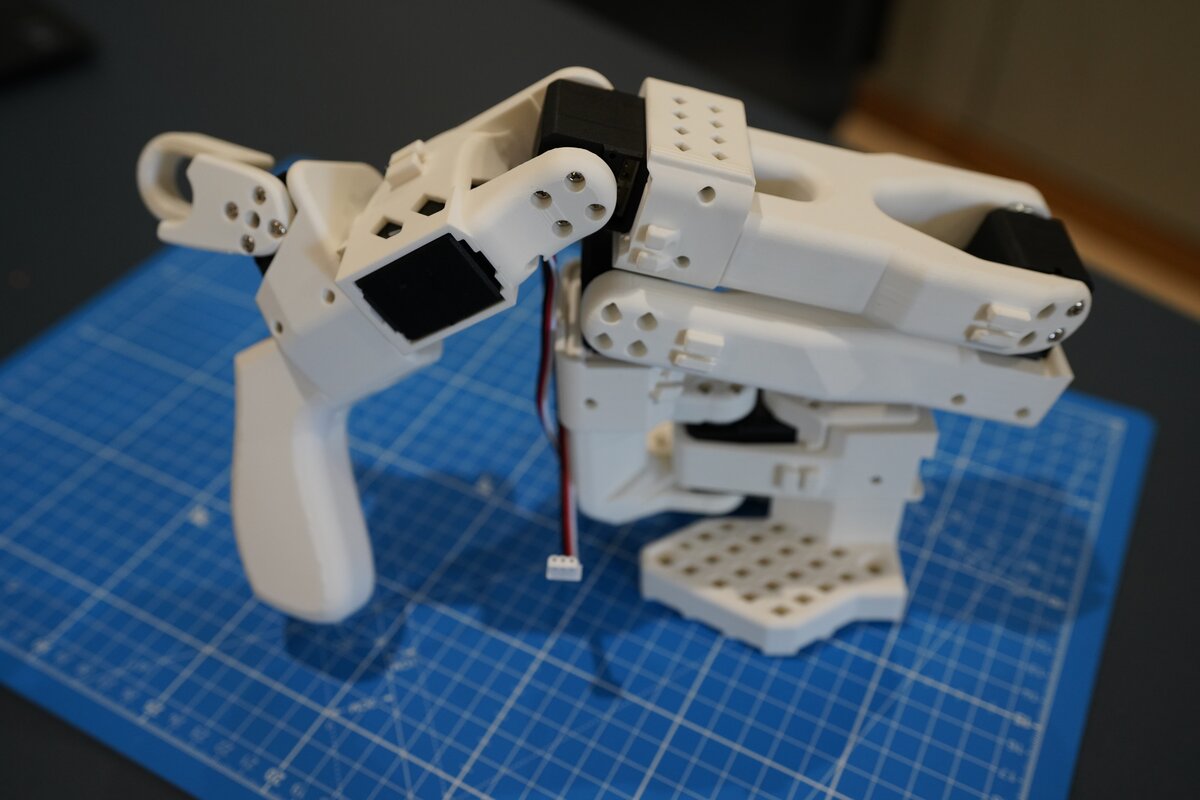 NovaRobotics - Your First AI Robot Arm Kit | Build & Control with Gestures