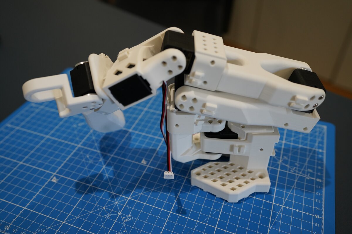 NovaRobotics - Your First AI Robot Arm Kit | Build & Control with Gestures